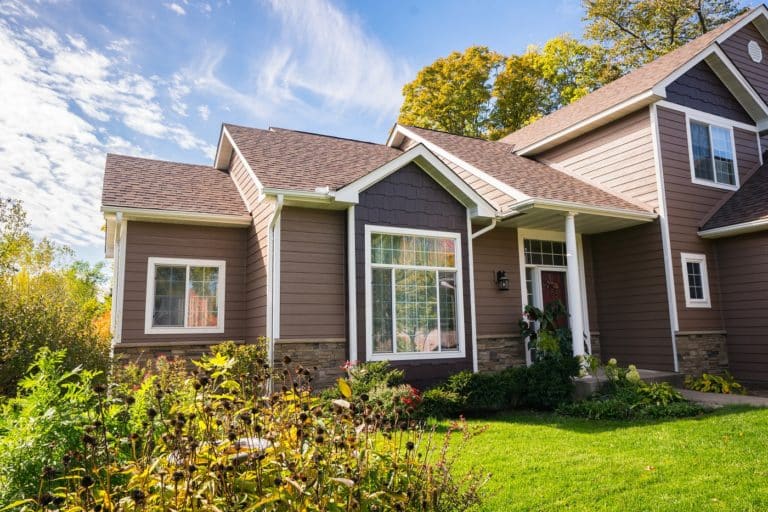 Clog-Free Seamless Gutter Systems | Lindus Construction