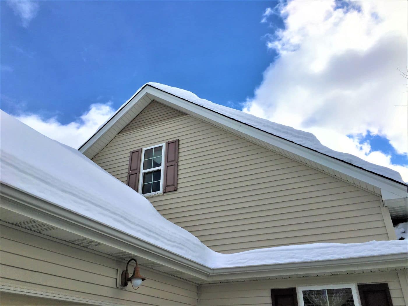Our Guide to Winter Roof Replacement | Lindus Construction