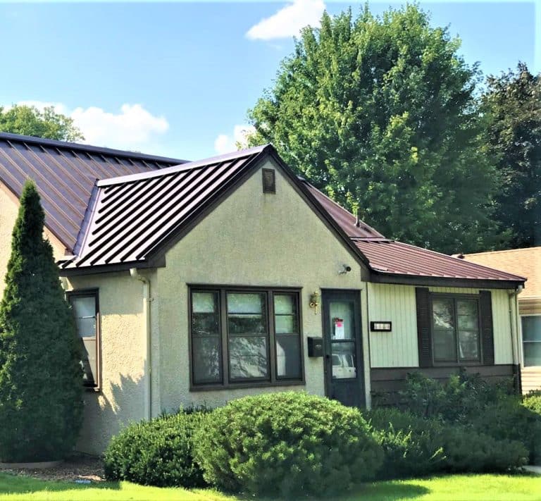 Do You Need Attic Vent Chutes Installed In Your Home? | Lindus