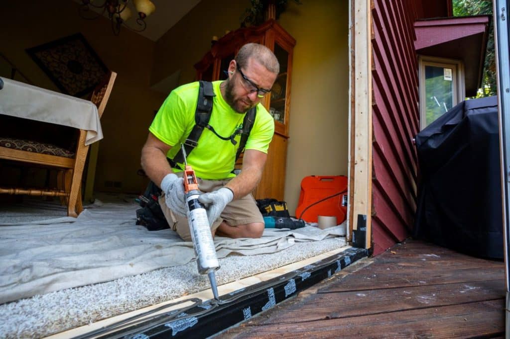 Get the Scoop on Six Popular Types of Caulking | Lindus Construction
