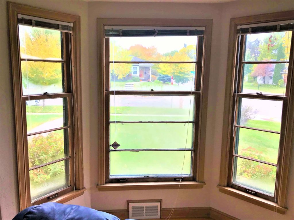 7 Signs You Need New House Window Replacements | Lindus