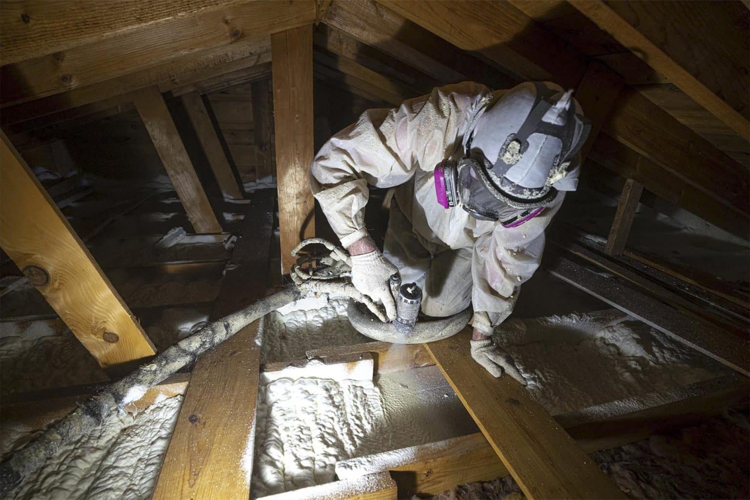 Tips to Avoid Unreliable Roof Storm Chaser Scams | Lindus
