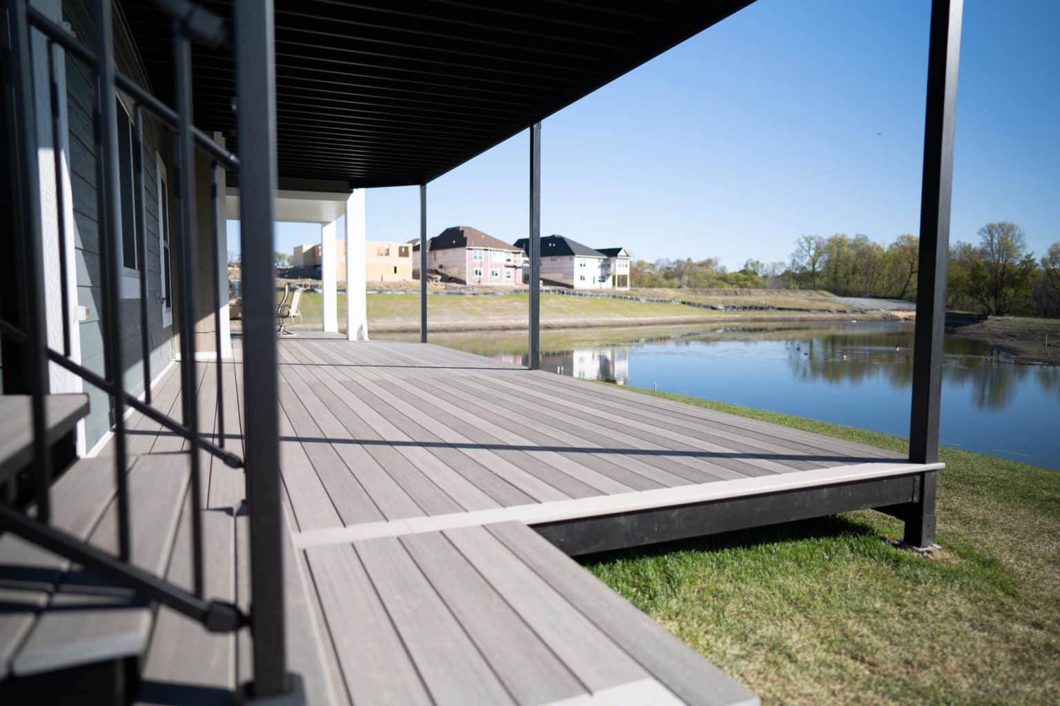 Top Reasons to Choose Composite Decking Over Wood | Lindus