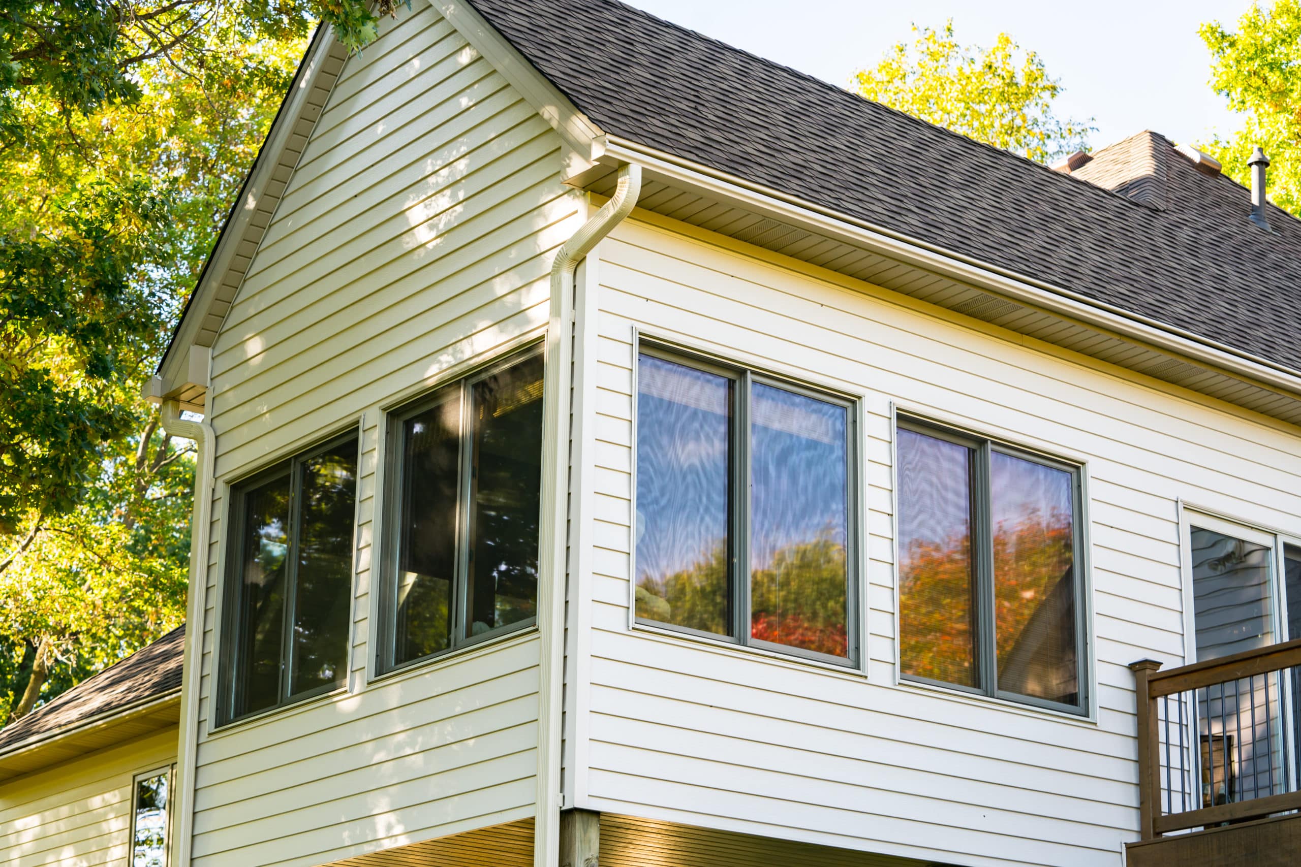 You Should Never Ignore These Common Siding Issues | Lindus