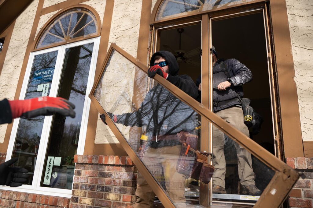 7 Signs You Need New House Window Replacements | Lindus
